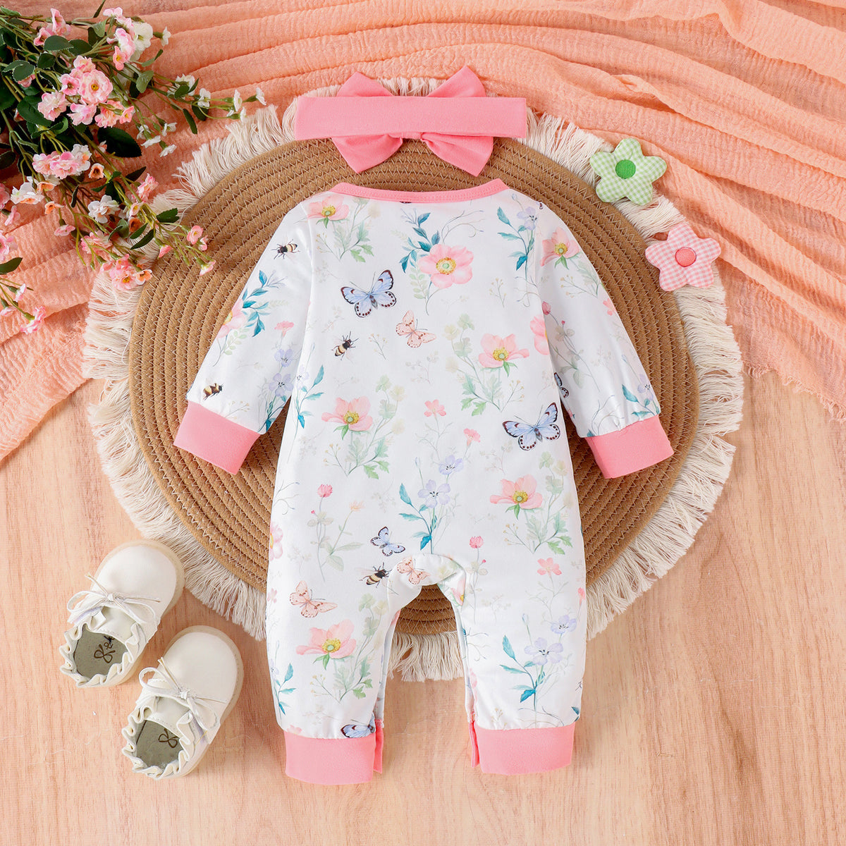Body enterizo blanco con estampas de mariposas, moños y vincha rosa ...